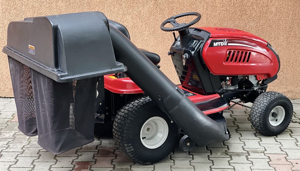 Tractoraș de tuns iarba/gazon MTD 12.5 Cai Recent adus/impecabil ...