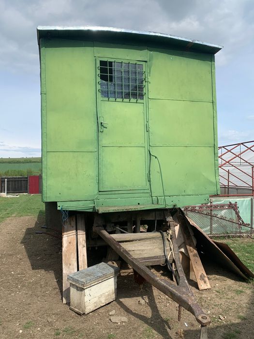 Vând remorcă -pavilion apicol Bodesti • OLX.ro