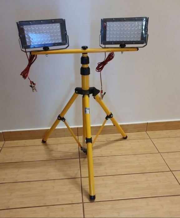 Set 2 reflectoare led + trepied cu 3 segmente, 220v-100w, ideal campi ...