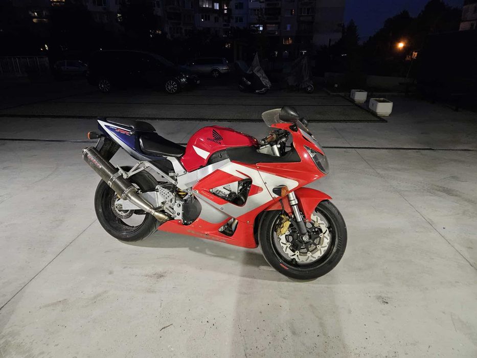 Honda CBR 929 Fireblade – само 31 000 км, отлично състояние гр. Нови ...