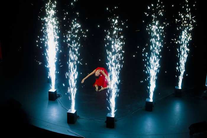 Vulcan Electric Nuntă - Artificii Dansul mirilor - De interior Suceava • OLX.ro