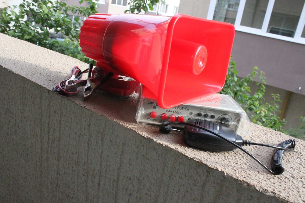 Portavoce-megafon auto 12V/24V cu inregistrare si slot USB 40W Rosie ...