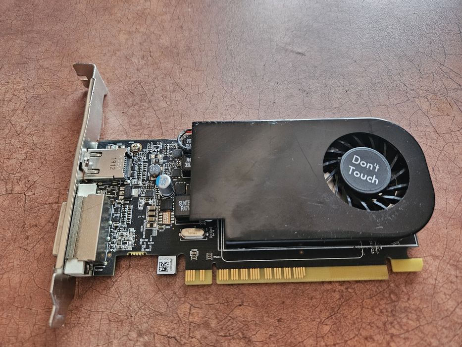 Placa video AMD Radeon R7 430 4GB DDR5 128bit low profile Bucuresti ...