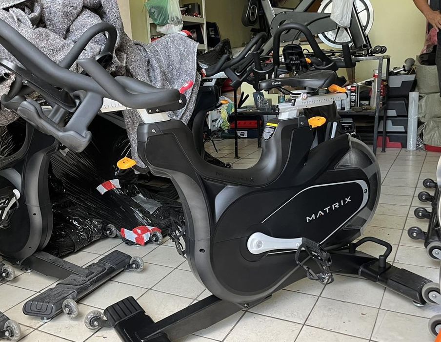 Продавам 12 Спининг колела, байкове (Spinning bike). MATRIX CXC гр ...