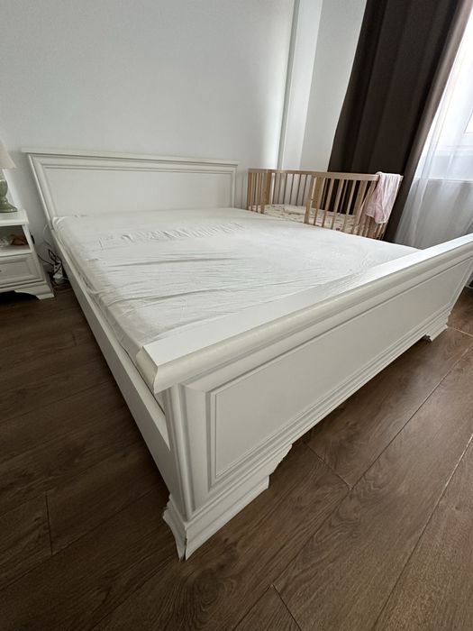 Pat dublu si doua noptiere Floresti • OLX.ro