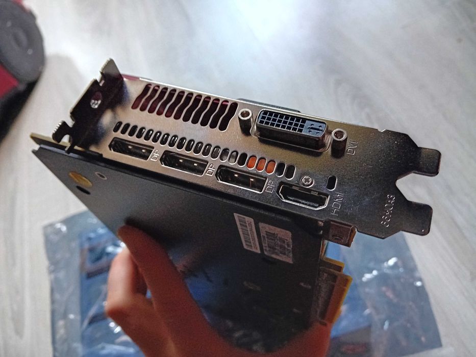 Видео Карта PowerColor RX580 8GB Red Devil и Захранване Corsair VS650 ...