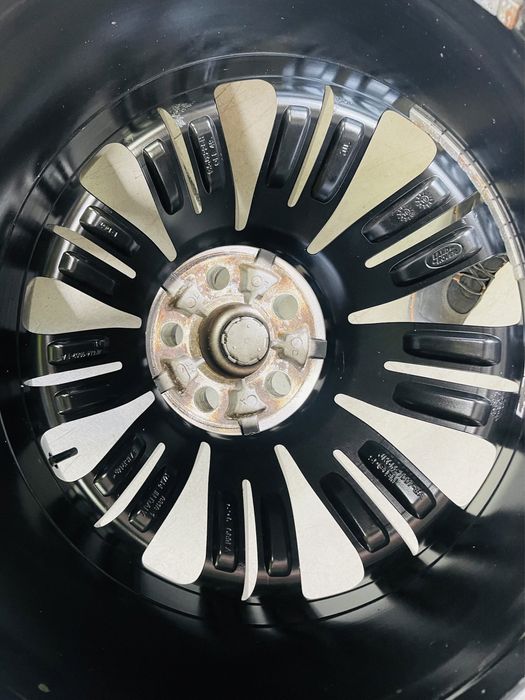 Jante Range Rover Sport R22 L494 Originala Pirelli de vara 70% Nusfalau ...