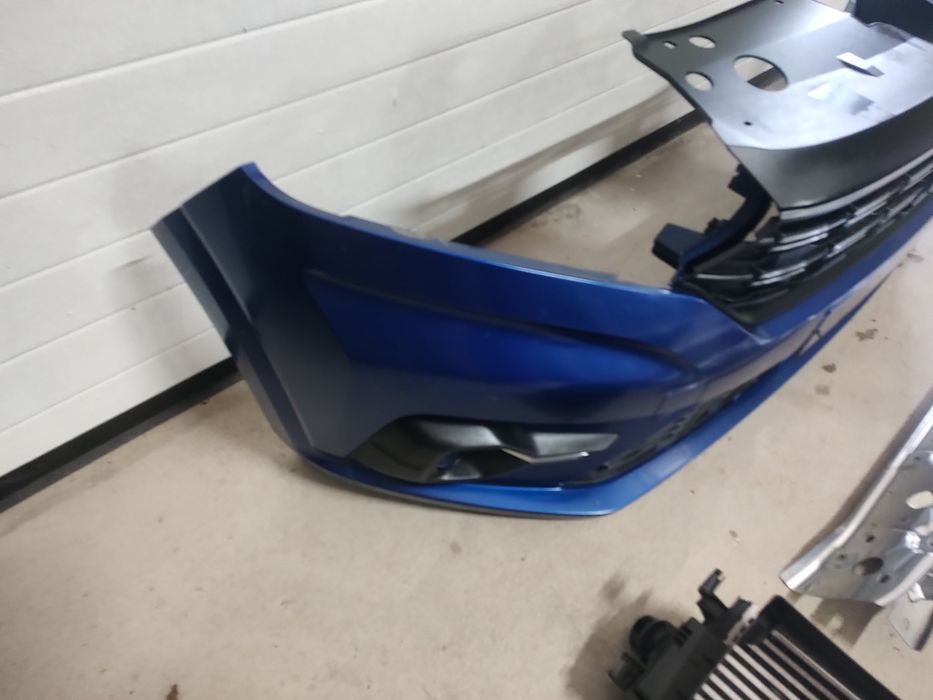 Bara fata , far dreapta, intercular, trager, traversa și volet Logan 3 ...