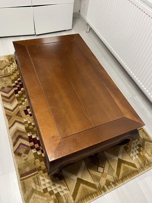 Vand,masa de cafea din lemn masiv Brasov • OLX.ro