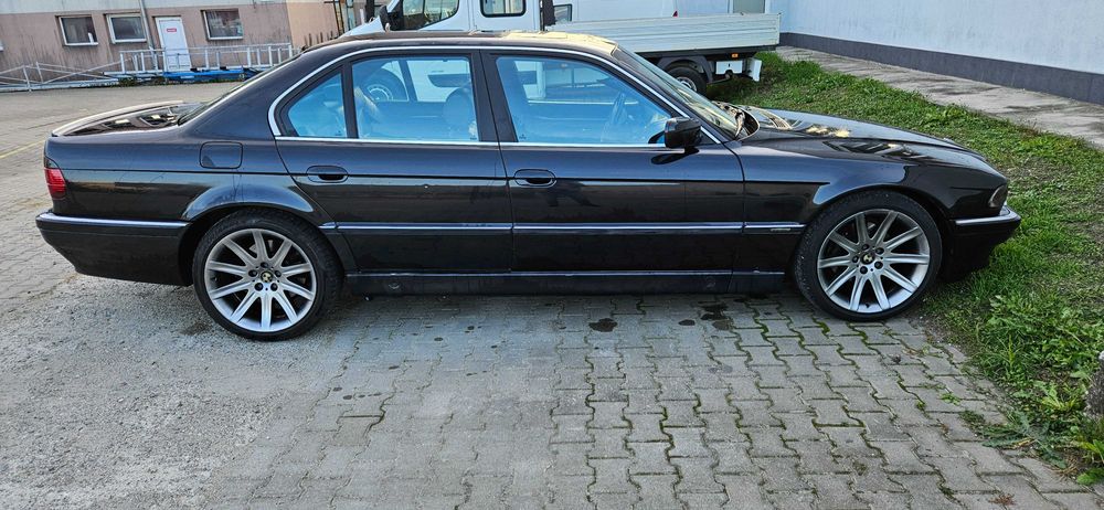 BMW 730i, e38 modificat de la 3000cmc la 4000 cmc. Schimb tot cu autom ...