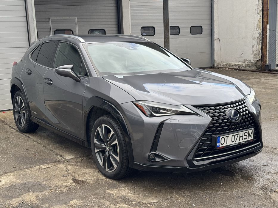 Lexus UX 250h Luxury Line 2021 usor avariat Brasov • OLX.ro