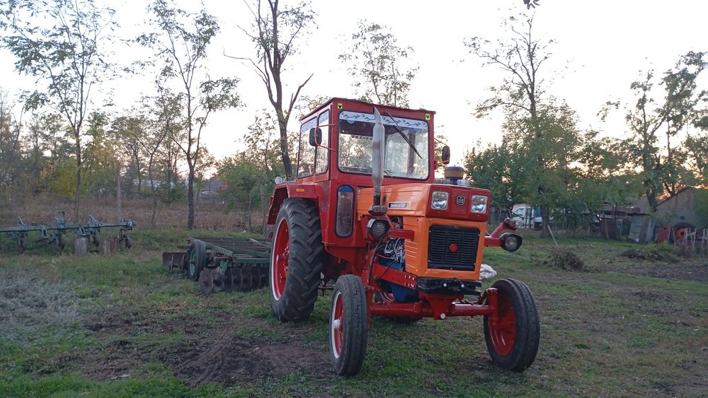 Tractor universal 650 Cudalbi • OLX.ro