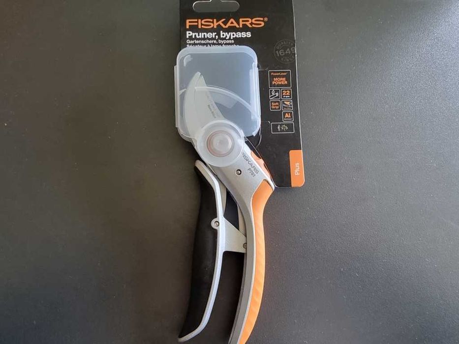Fiskars P531 PLUS - Plus P541 - P751 - лозарски и градинскки ножици гр. Ботевград • OLX.bg