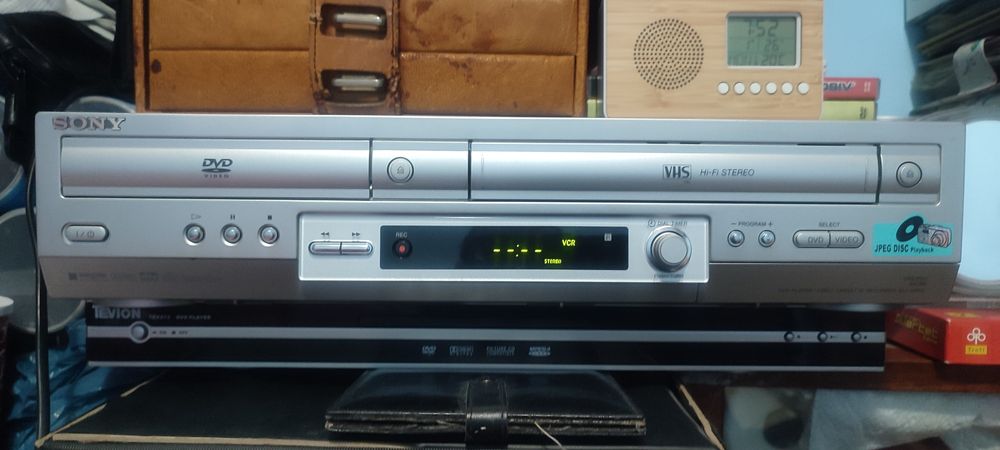 Dvd player+videorecorder SONY Sarbi • OLX.ro