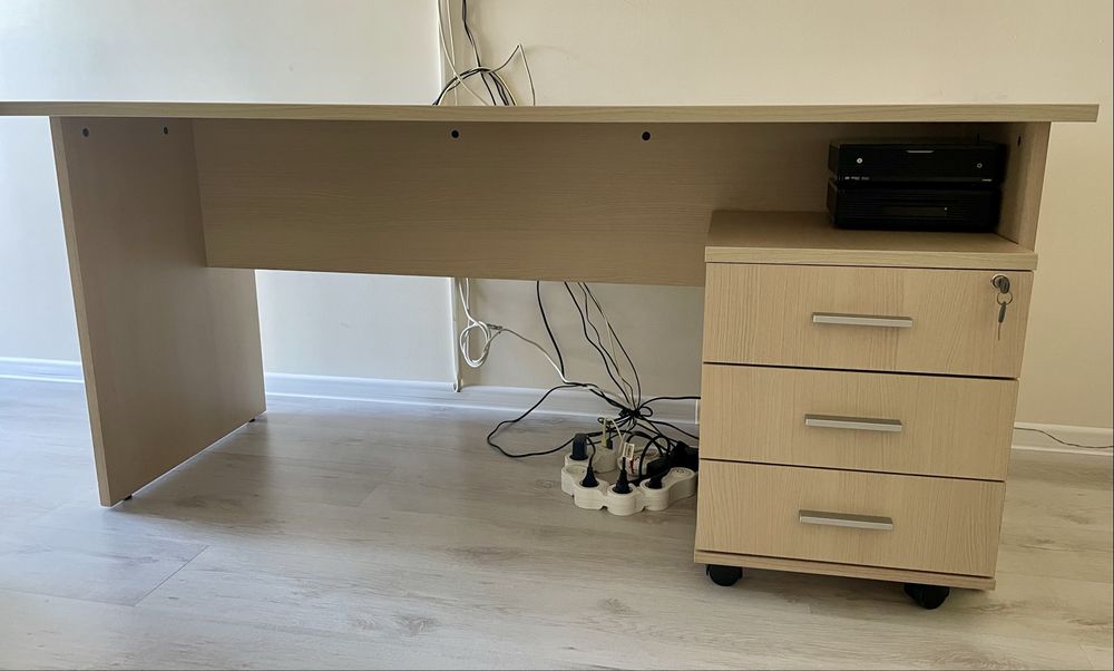 Birou 160cm x 80cm cu dulap cu sertare pe roti Ludos • OLX.ro