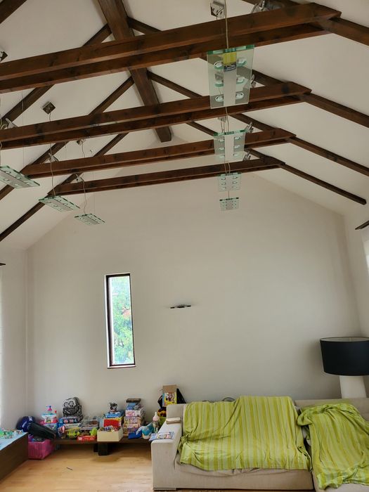 Vând casa Floresti Strada Stejarului ( posibila amenajare grădinita ...