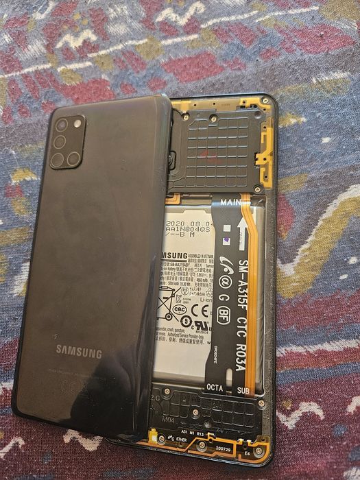 Samsung A31 (на части) огъната рамка и счупен дисплей гр. София Дружба 1 • OLX.bg