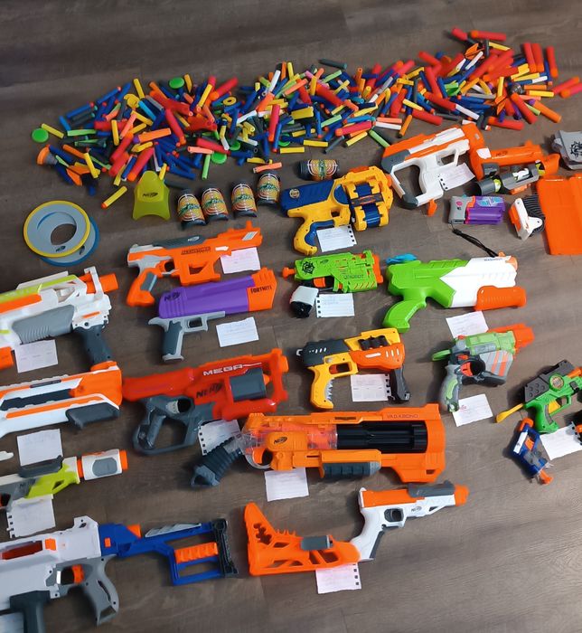 Pachet Nerf-uri și accesorii Voluntari • OLX.ro