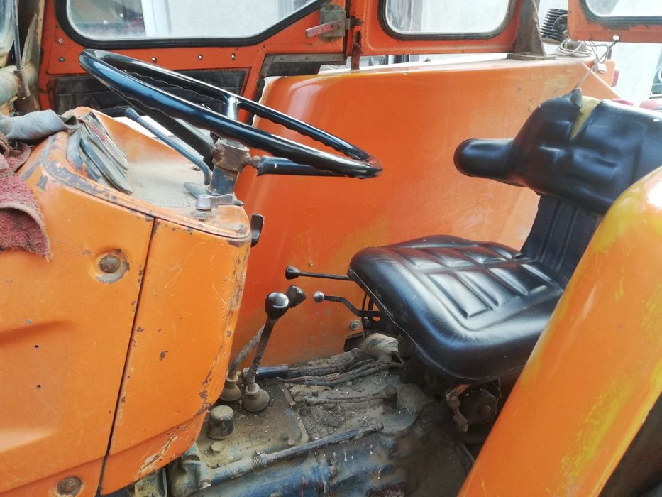 Vand Tractor fiat 550 Rosiori • OLX.ro