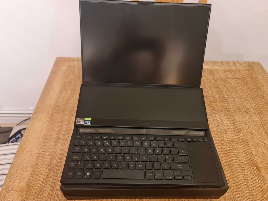 ASUS ROG Zephyrus Duo 16 Ryzen 7 6800H | 2K Mini-LED 240Hz Ramnicu ...