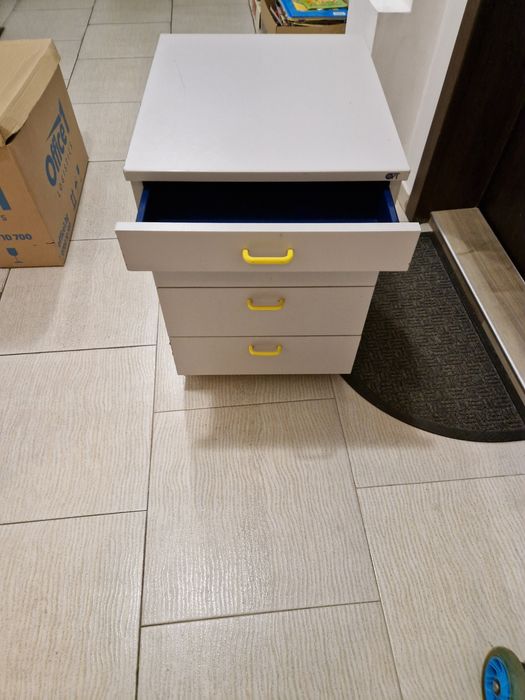 Шкаф с чекмеджета 4 бр гр София Дружба 2 • Olx Bg