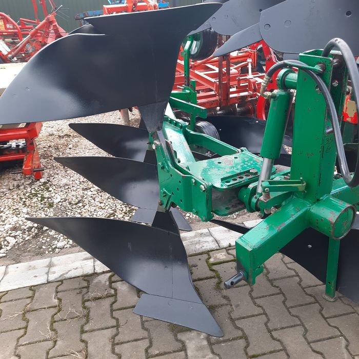 Plug reversibil Regent cu 3 brazde/trupițe/cormane Targu Secuiesc • OLX.ro