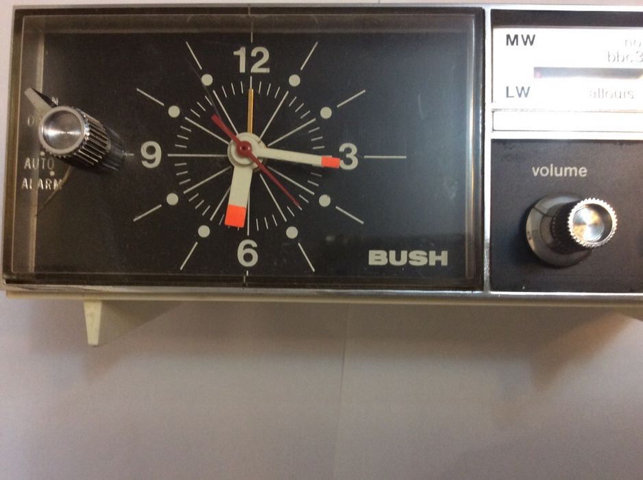 Vintage mini BUSH CLOCK RADIO vintage Model CR 238 Fabricat în Japan ...