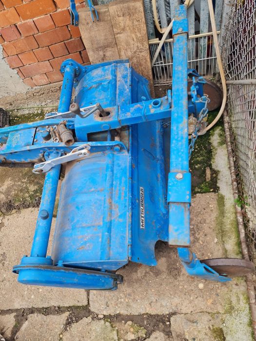Tractor 4 x 4 marca mitsubishi tractoras gradina Vinga • OLX.ro