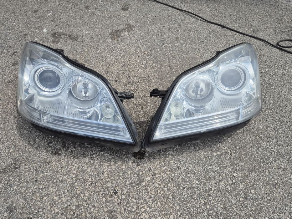 Завиващи фарове Мерцедес ГЛ Х164 Face Lift ляв десен фар Mercedes GL гр. Габрово Център • OLX.bg