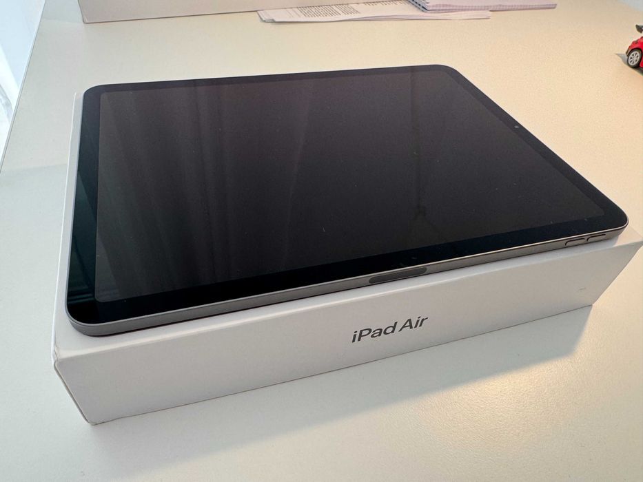 IPad Air 4 64GB Space Gray Iasi • OLX.ro