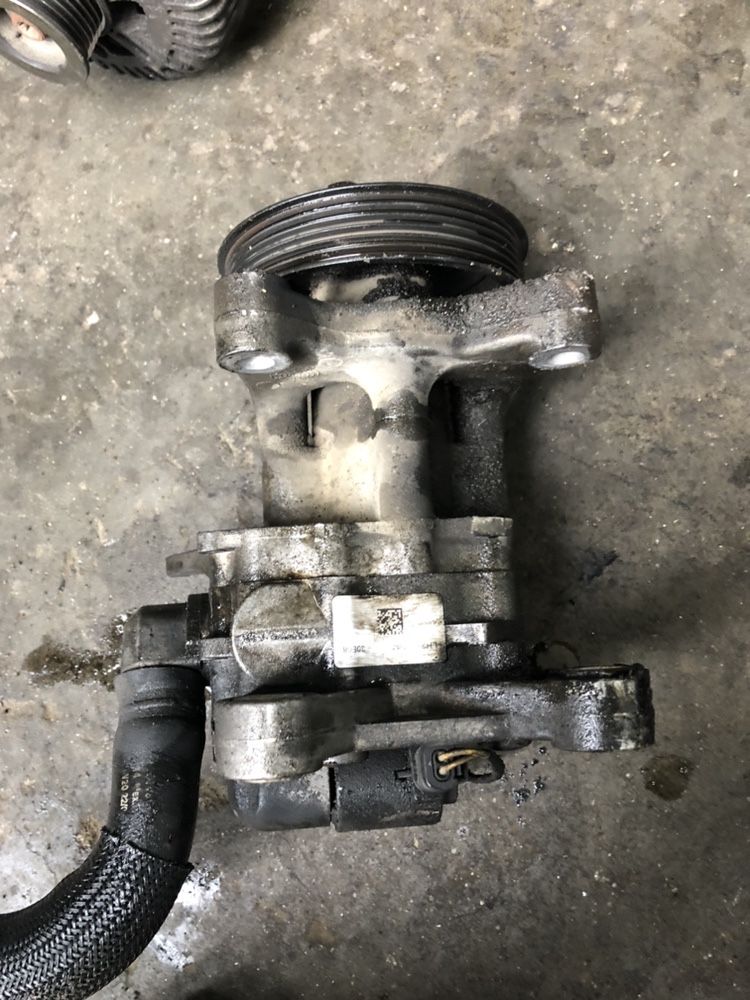 Хидравлична помпа/ алтернатор БМВ Х5, Е70, 3.0д (alternator BMW X5) гр ...