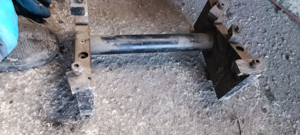 Suport mașină rectificare, planare chiuloasă Bilciuresti • OLX.ro