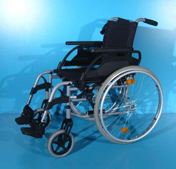 Scaun rulant pliabil handicap Breezy / latime sezut 44 cm Ramnicu ...