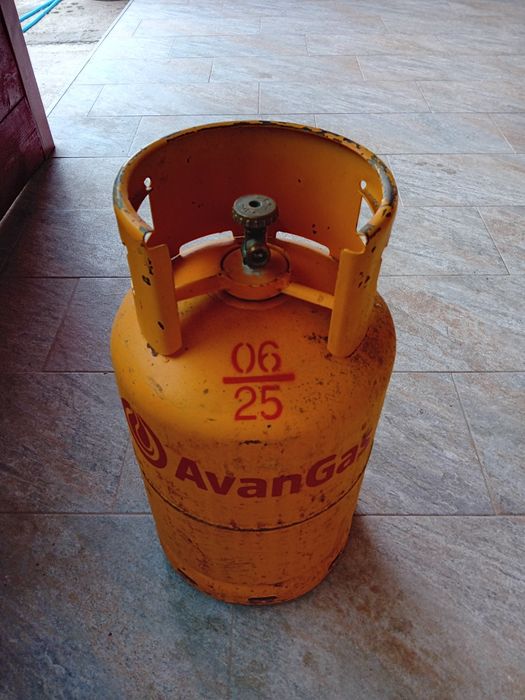 Butelie galbena cu guler Sacalaz • OLX.ro