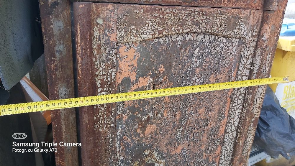 Seif vechi/casă de bani Belis • OLX.ro