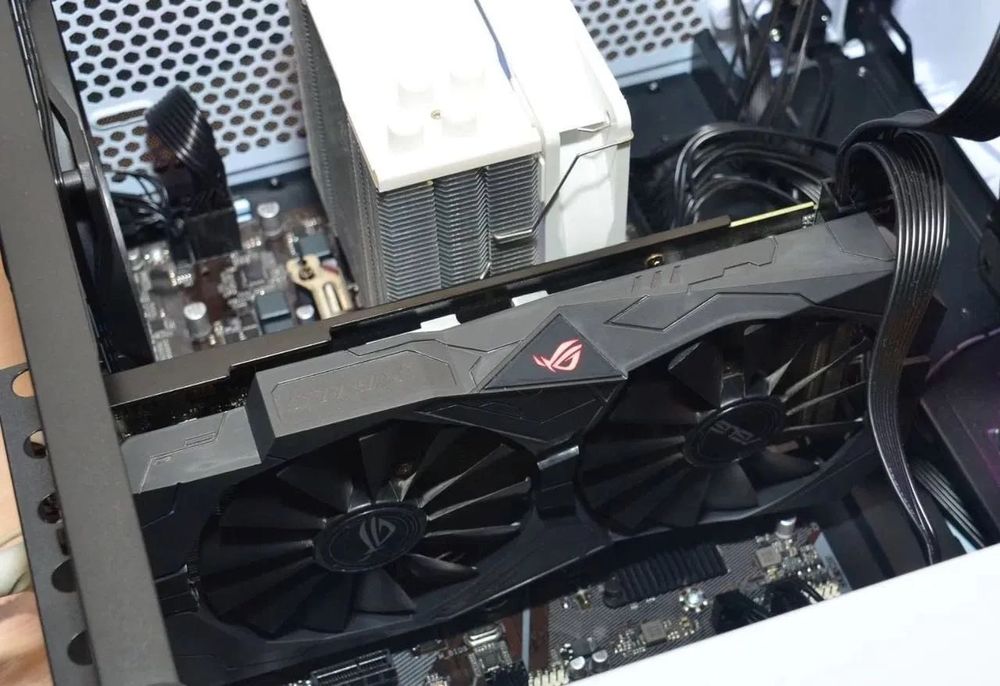Placă video RX 570 8GB Asus Strix - Performanță excelentă! Suceava • OLX.ro