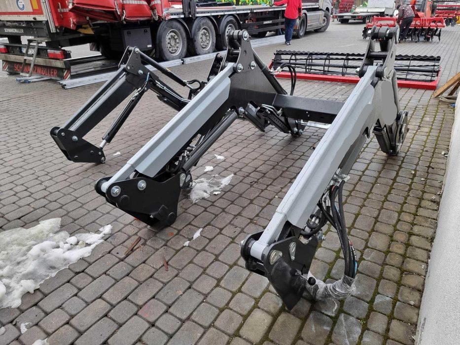 Incarcator Frontal Încărcător frontal TRACTOR UNIVERSAL 445 650 roda Sibiu • OLX.ro