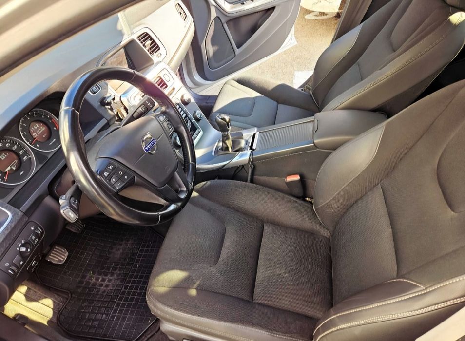 Volvo S60 T3 2012 DRIVE e Bucuresti Sectorul 3 • OLX.ro