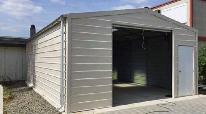 Garaj auto pe structură metalică învelite cu panou sandwich Roman • OLX.ro