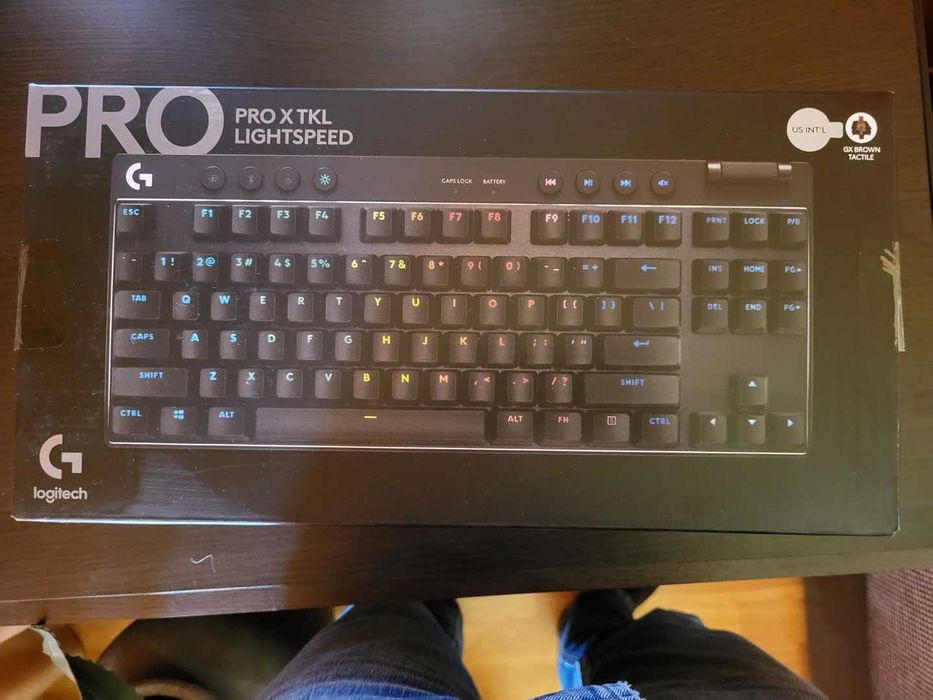 Vand casti + tastatura + mouse Logitech, PRO GAMING, sigilate Iasi • OLX.ro