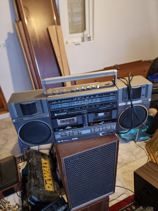 Radio casetofon hitachi Pordeanu • OLX.ro