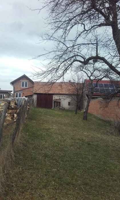 Vând casă în comuna Jina Jina • OLX.ro