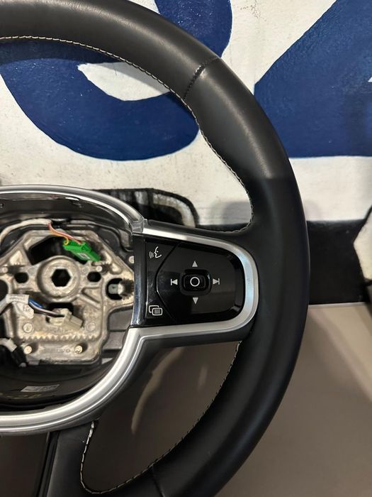 Volan cu incalzire Volvo XC60 XC90 R-Design 32227374 Baia • OLX.ro