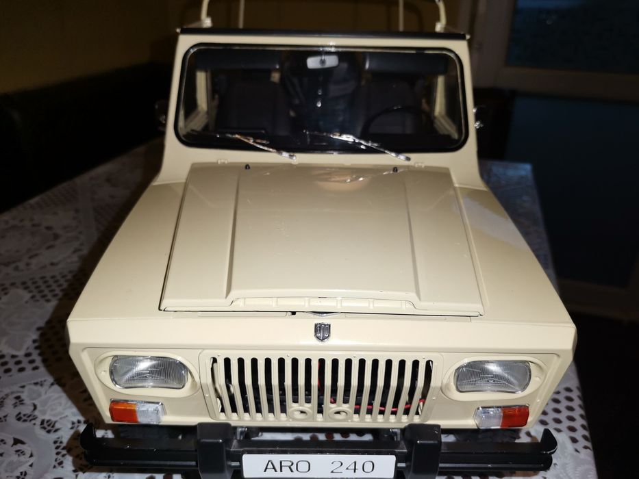 Macheta Aro 240 scara mare 1/ 8 completă dacia 1300 de agostini Slatina ...