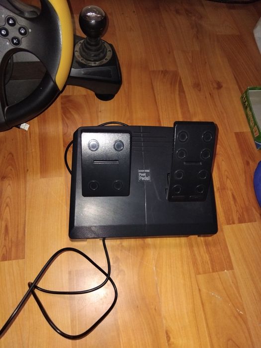 Volan și pedale pentru ps4 Uiesti • OLX.ro