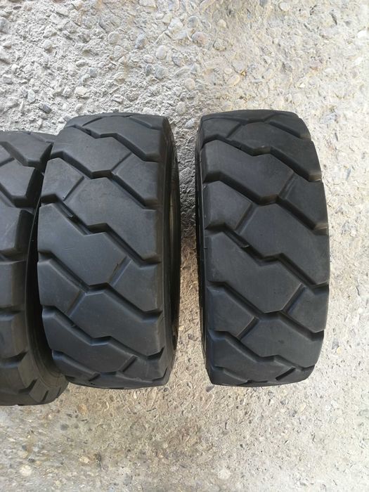 2 Индустриални гуми 225/75R10 23x9R10 (6.5R10) Michelin XZM 142/A5 TL гр. Асеновград • OLX.bg