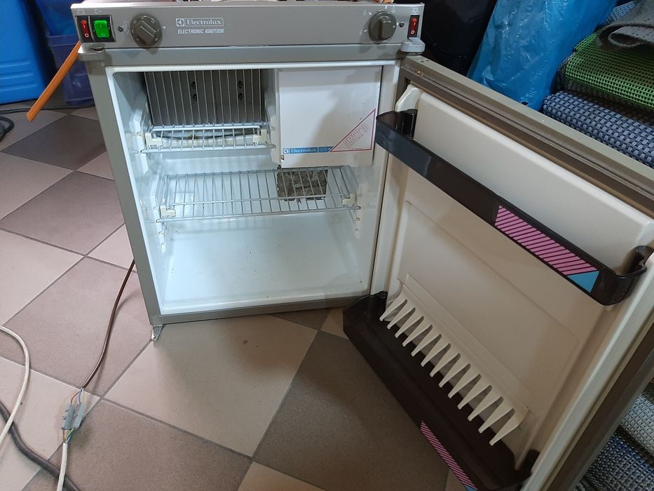 Frigider rulota-barca -camper 12v-gaz-220v Caracal • OLX.ro