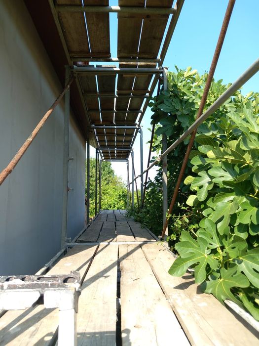 Schelă metalică 150mp Mosnita Noua • OLX.ro