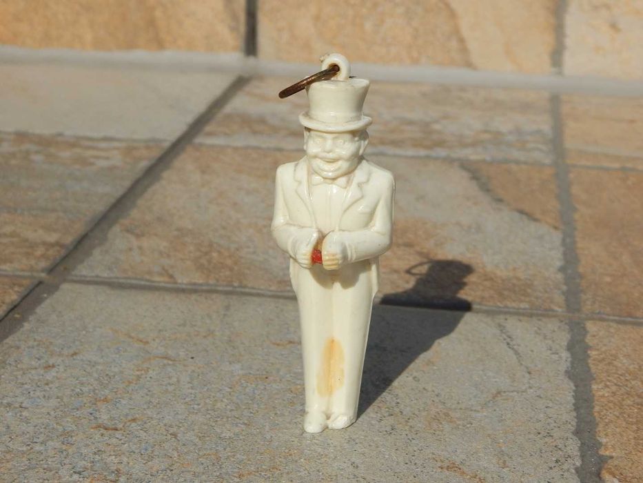 Figurina om cocosat cu joben si frac veche plastic dur fab italia ...