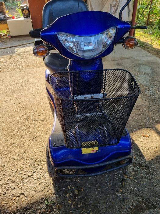 Scuter electric cu 4 roti pentru persoane cu dizabilități Popoveni • OLX.ro
